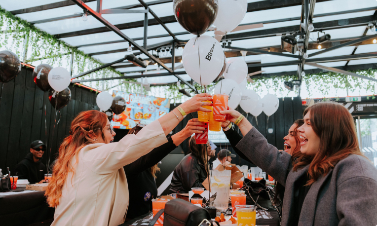 BOXPARK BOTTOMLESS BRUNCH - BOXPARK